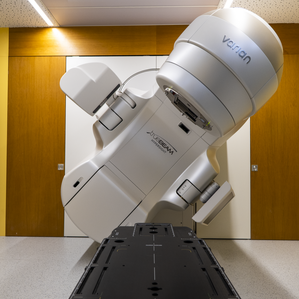 Nový urychlovač Varian TrueBeam HyperSight posouvá hranice precizní onkologické léčby na Klinice ...